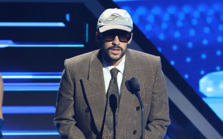 Bad Bunny recibió el premio Billboard al artista latino del siglo XXI ...