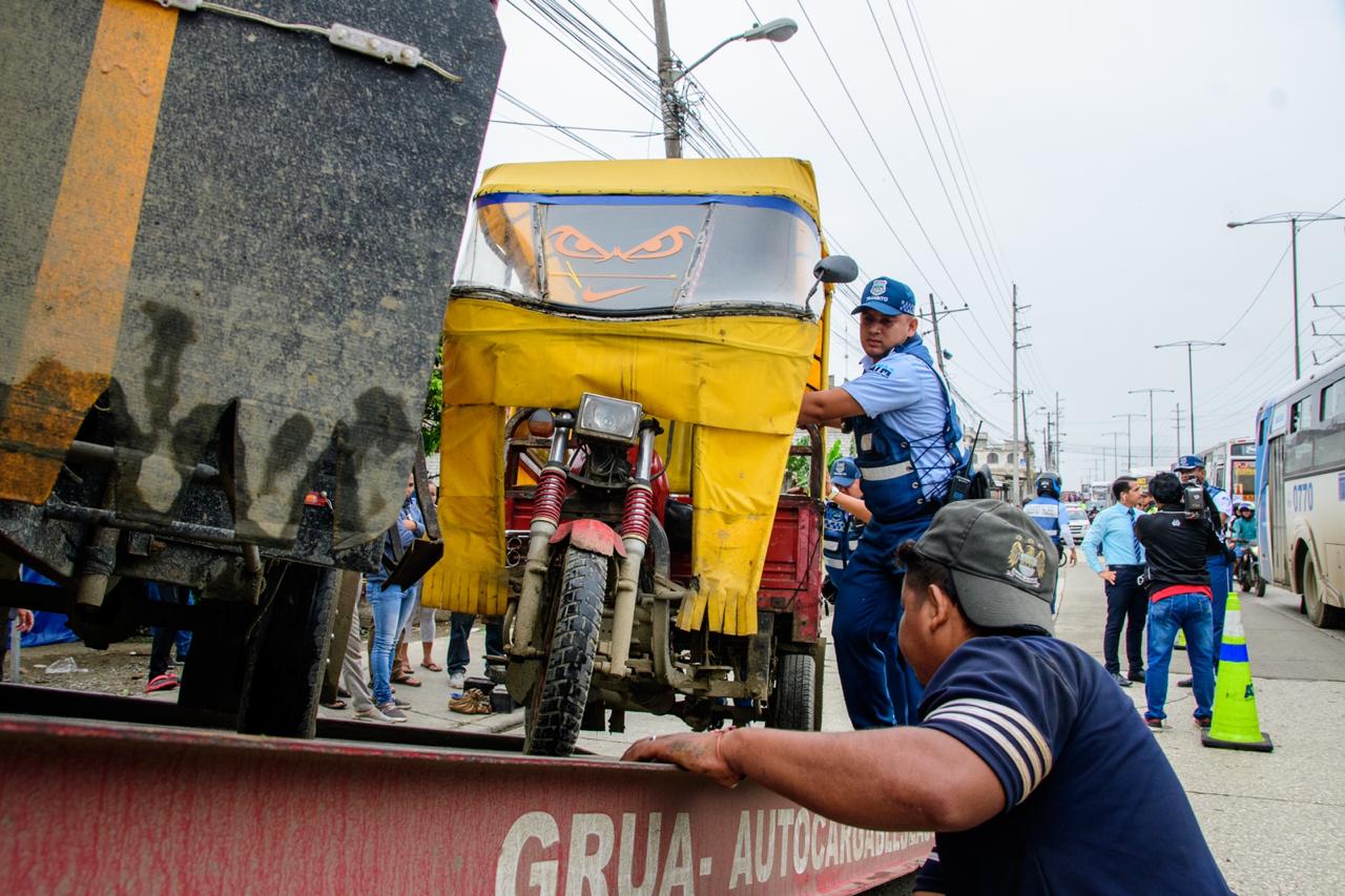Realizan control de tricimotos en la Av. Casuarina | Ecuador | Noti ...