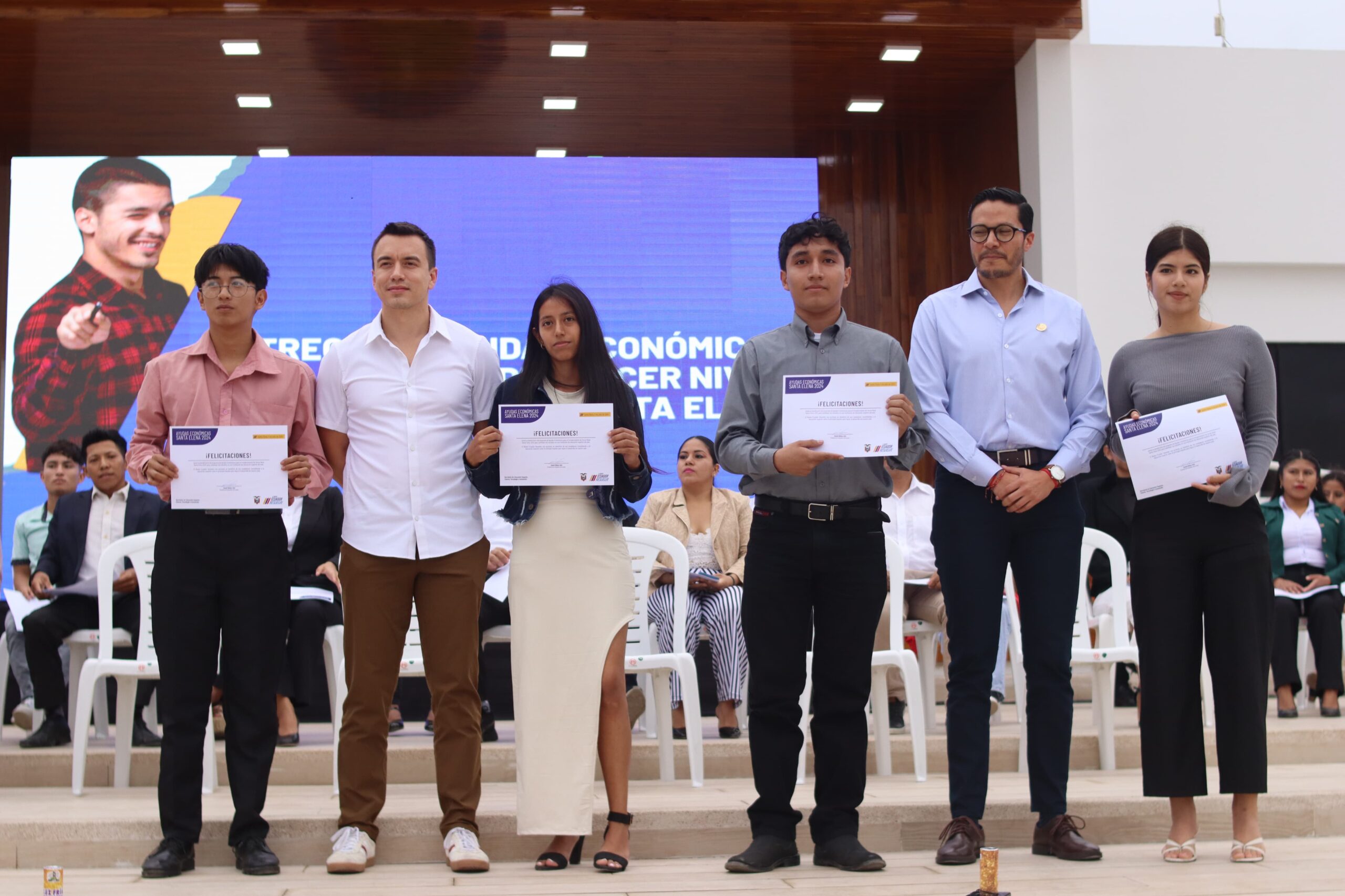 2000 mil jóvenes que estén cursando carreras de tercer nivel recibirán ayuda económica para ...