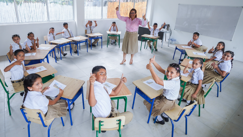 Gobierno de Ecuador fortalece su sistema educativo con la contratación ...
