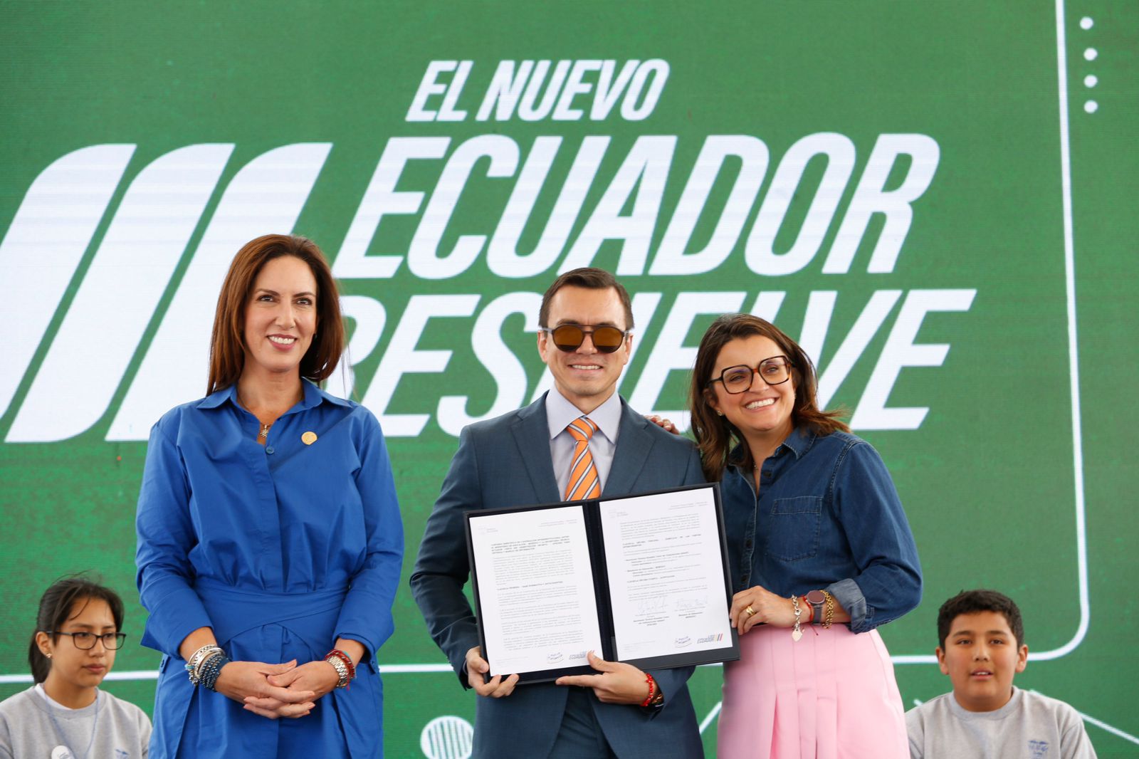 Presidente Noboa inauguró año lectivo 2024 – 2025 año ciclo Sierra y ...
