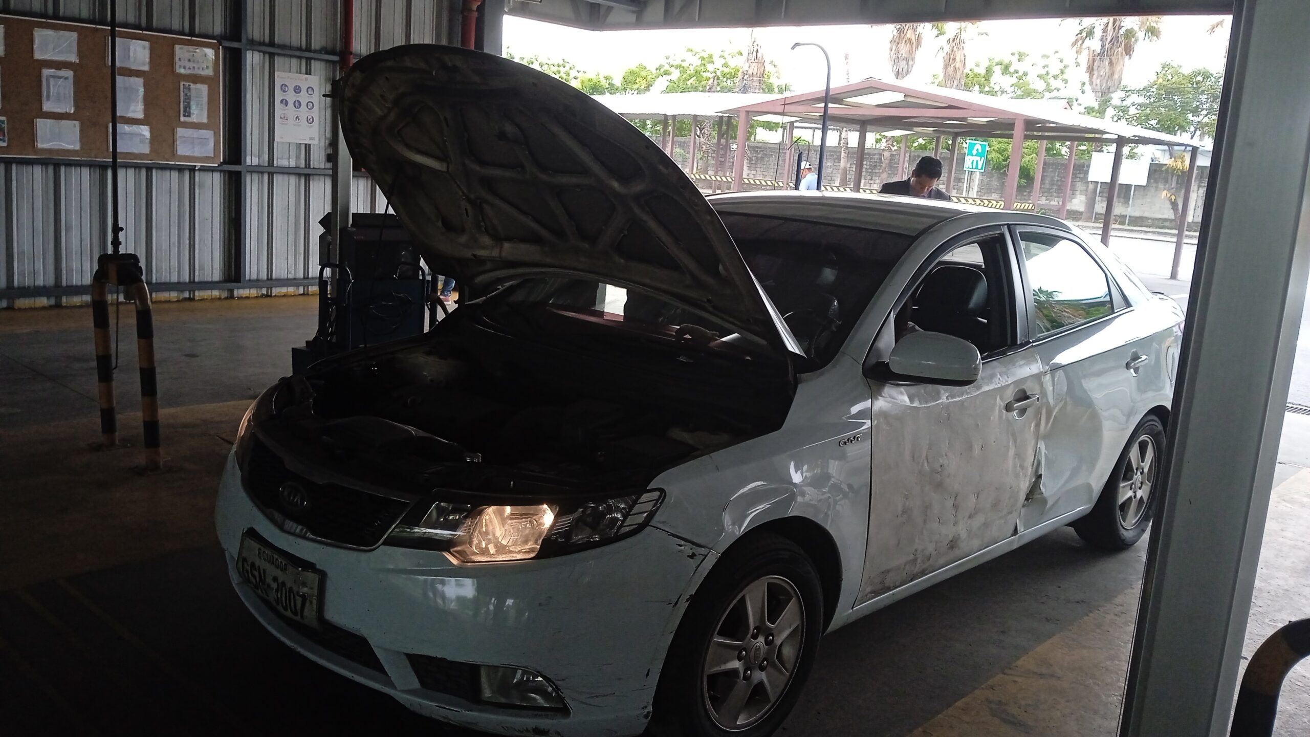 La ATM inició con la revisión técnica vehicular y matriculación del 2025 | Ecuador | Noti ...