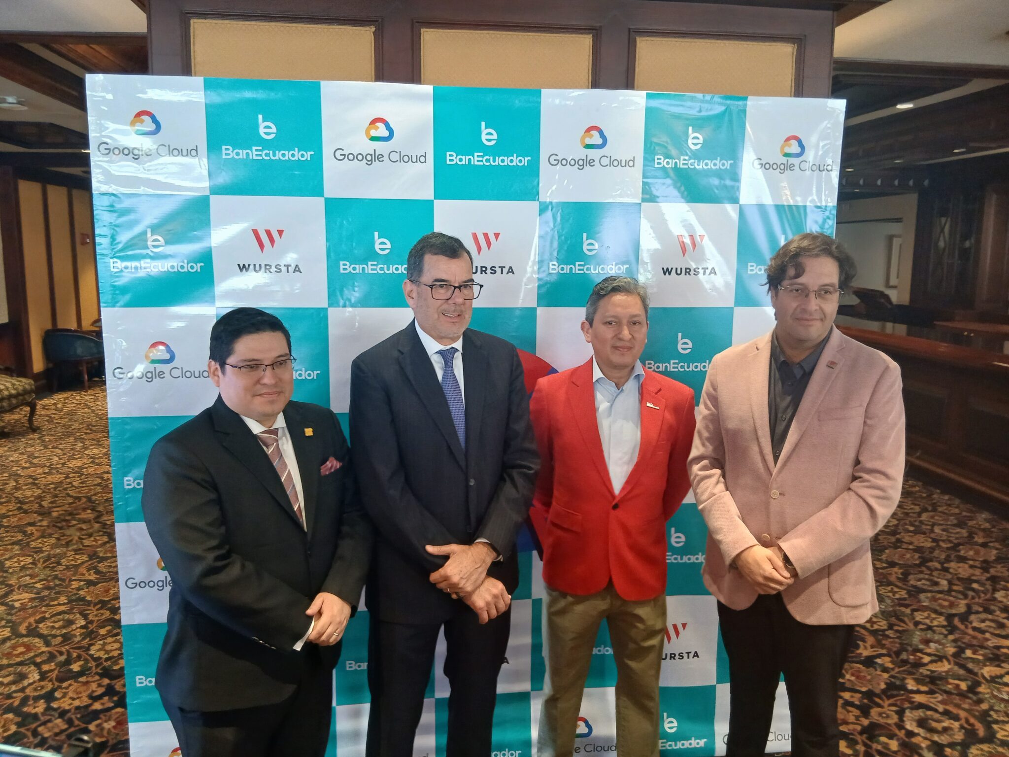 BanEcuador impulsa su transformación digital con el respaldo de Google ...