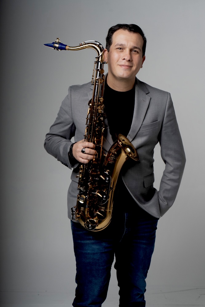 Francisco Quintero da la bienvenida a la época decembrina con su ...