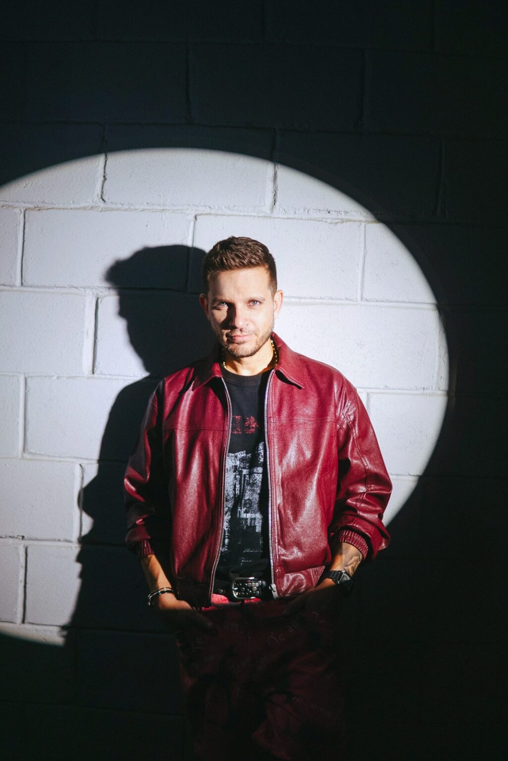 Omar Acedo desata la locura con “Psiquiatra” junto a Israel de Buena Fe ...