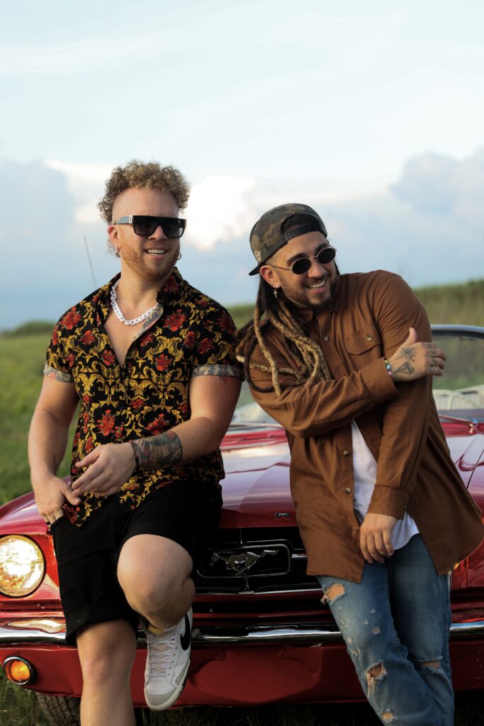 Pucho y Tucutu le cantan al amor con su flow tropical urbano | México