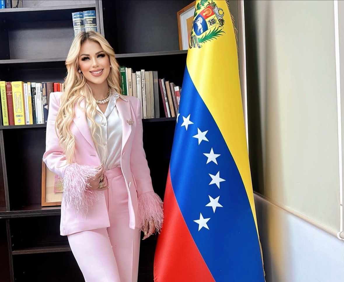 Madeleings Contreras Recibe Mención Especial por Excelencia Académica y ...