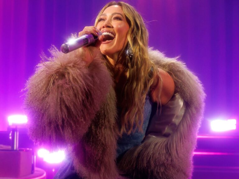 ¡Hey ahora!: Hilary Duff detiene el tiempo al cantar «What Dreams Are ...