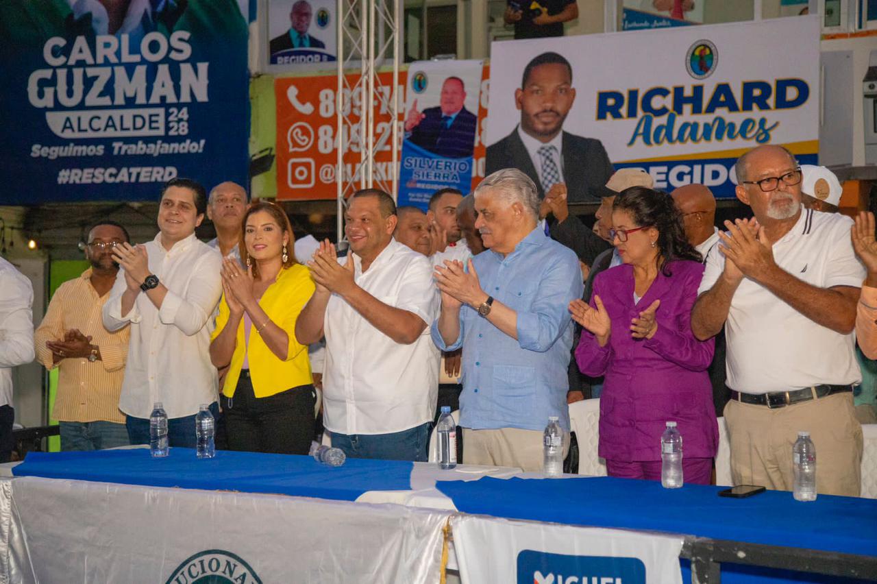 PRD proclama al alcalde Carlos Guzmán como su candidato a la misma ...