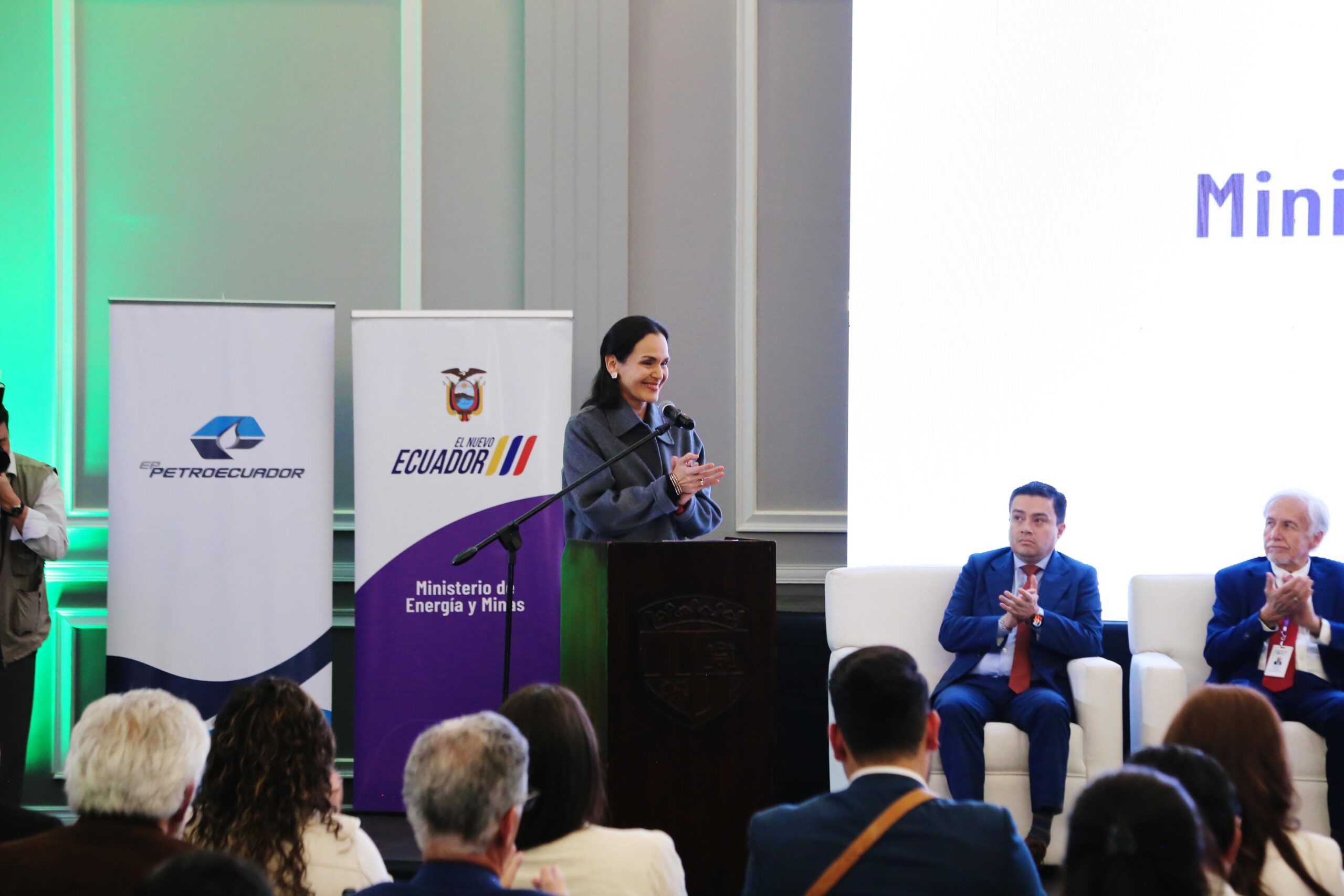 Ecuador impulsa Plan de Inversiones del sector de Hidrocarburos 2025 ...