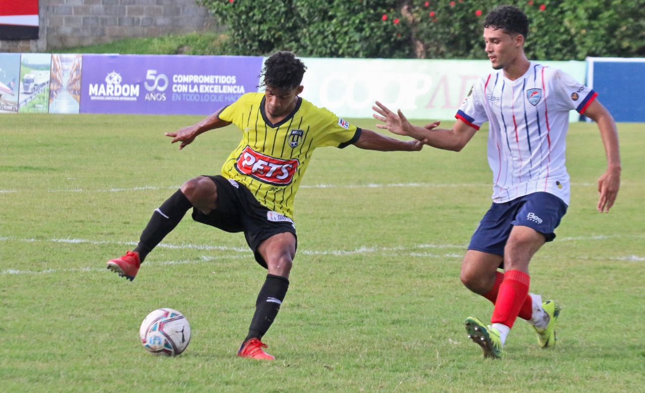 Moca FC cae ante los Delfines en jornada 11 de la LDF 2021 - Rep ...