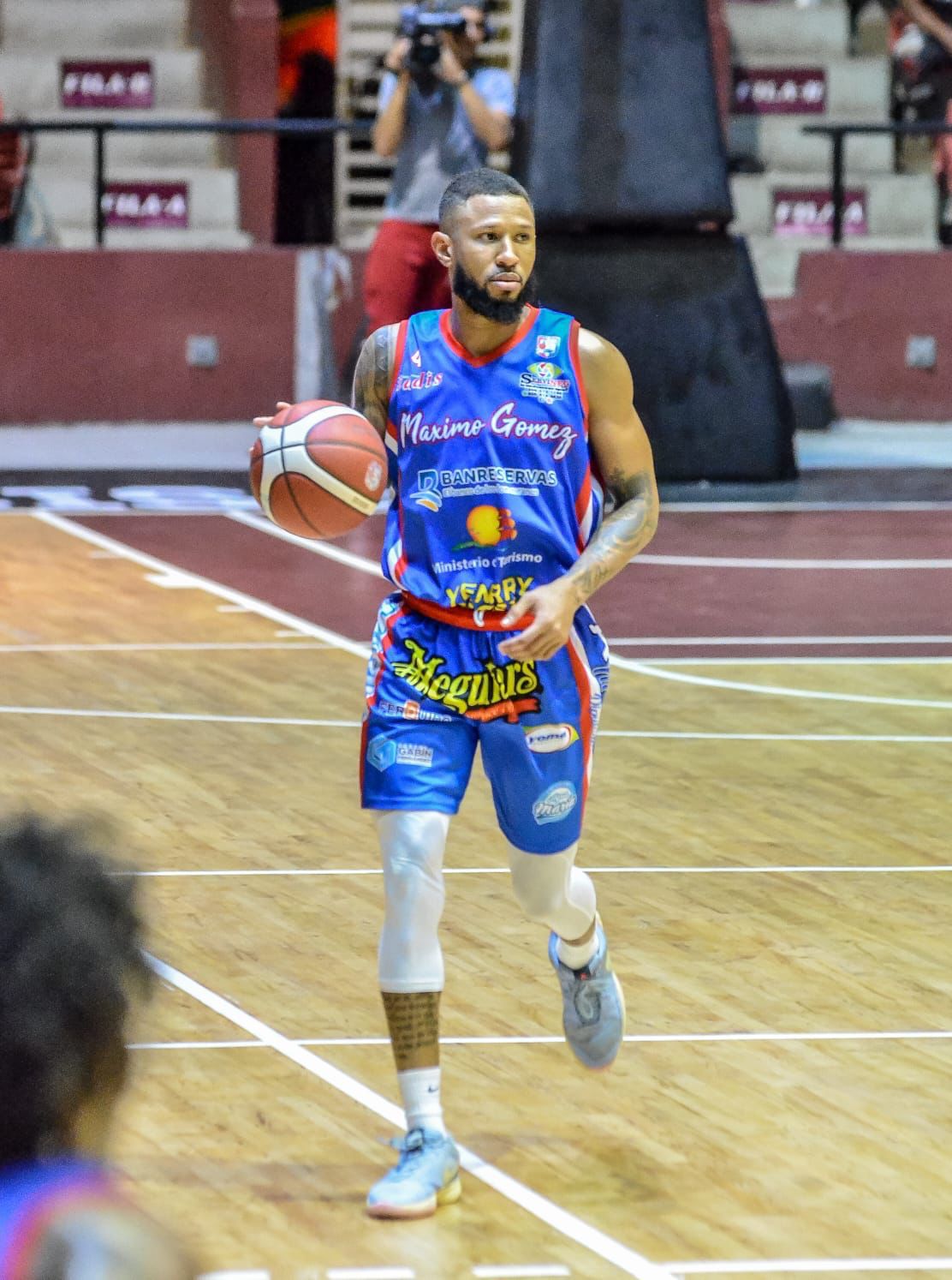 Máximo Gómez se pone a ley de un triunfo para el campeonato del basket ...