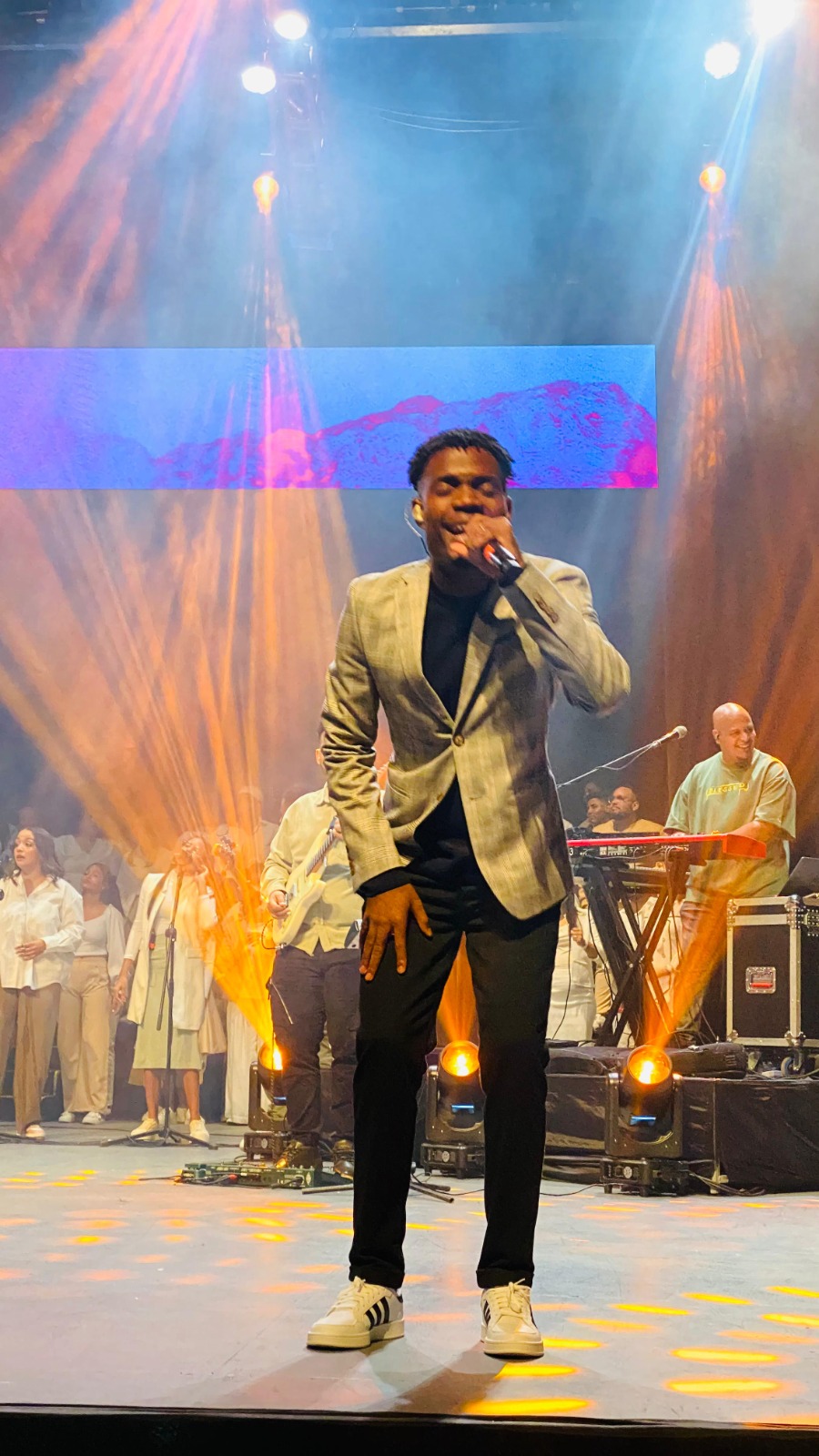 Cales Louima Deja una Huella Profunda con su Concierto - Rep ...