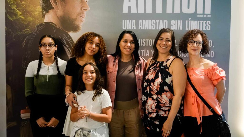 Caribbean Cinemas ofrece función especial a miembros de FEDDA de la ...