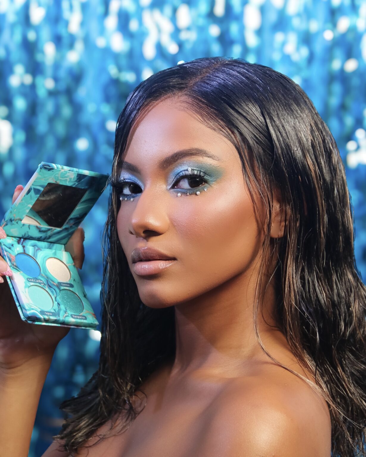 Yiselis Fermín Cosmetics lanza LARIMAR: una paleta de sombras inspirada ...
