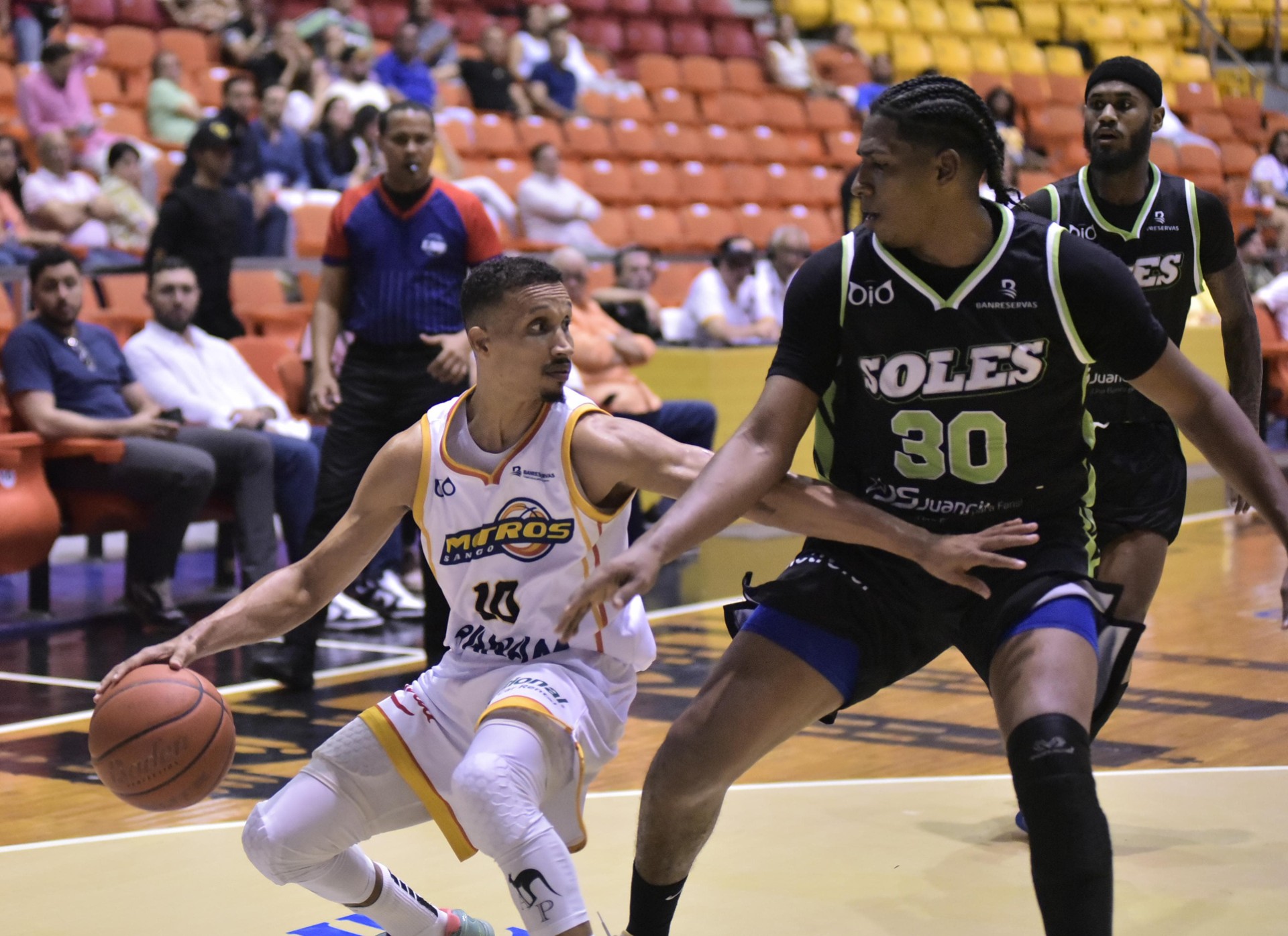 Metros sobreviven a los Soles y mantienen su buen paso en la Súper Liga ...