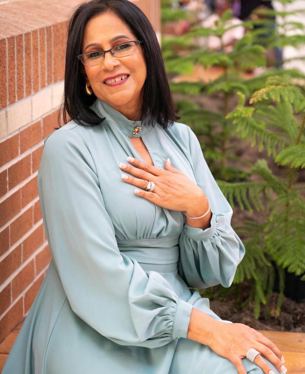 La terapeuta Dominicana Mary Rodríguez presenta su primer libro Sanando ...